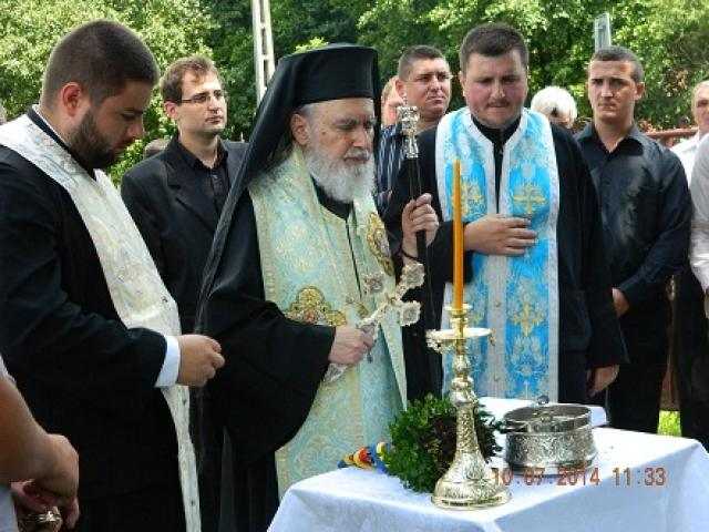 vizita-arhiereasca-pe-valea-muresului - Basilica.ro