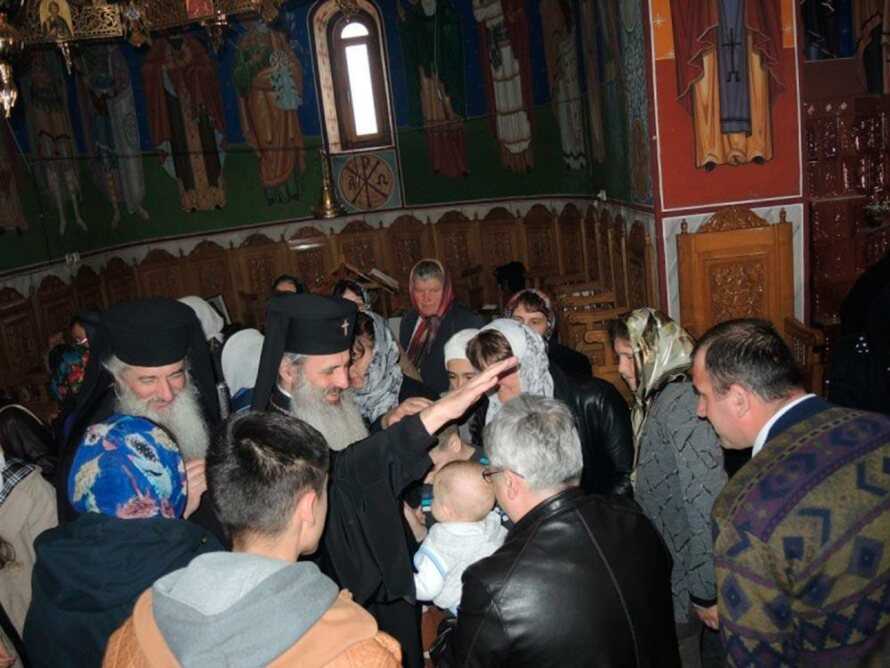 Duminica Tomii la Mănăstirea Dumbrăvele - Basilica.ro