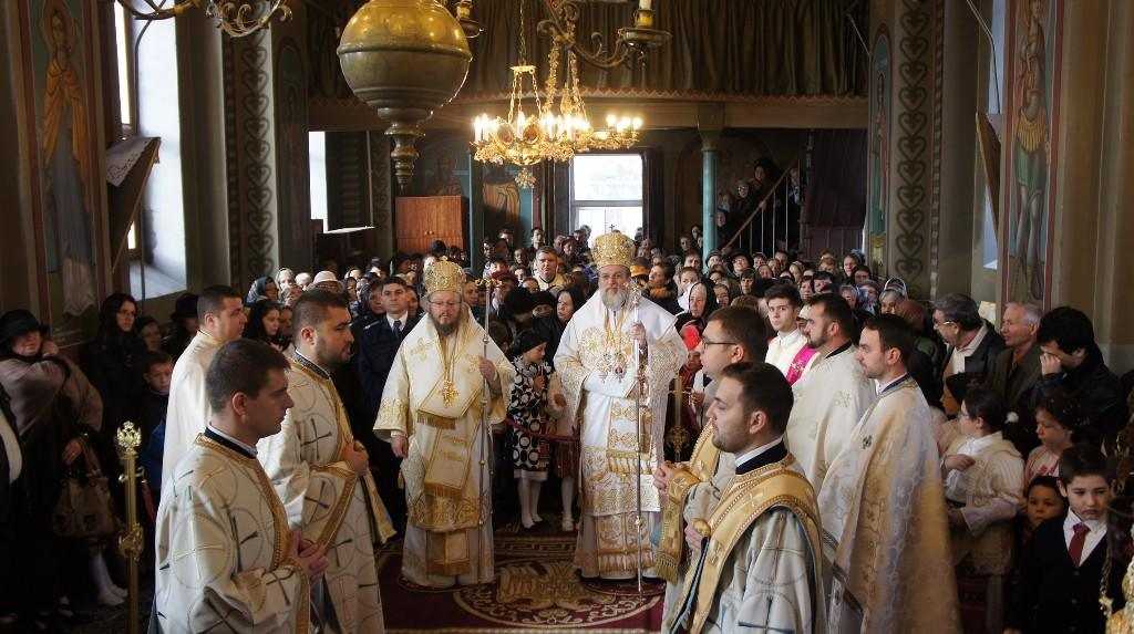 Slujire arhierească la Parohia Chirnogi - Basilica.ro