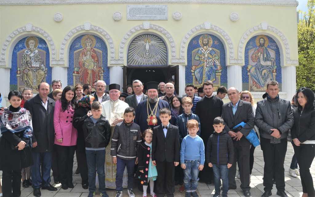 PS Sofronie: Pe mormântul gol al Mântuitorului Hristos se înalță întru ...