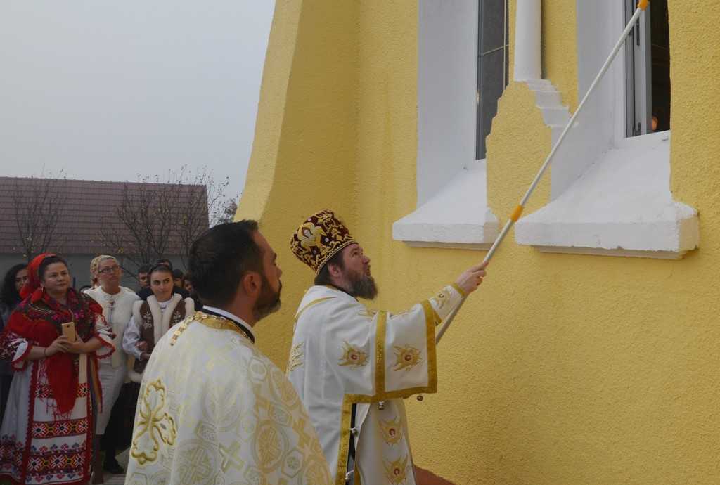 PS Sofronie: Diavolii sunt o putere limitată de puterea lui Dumnezeu ...