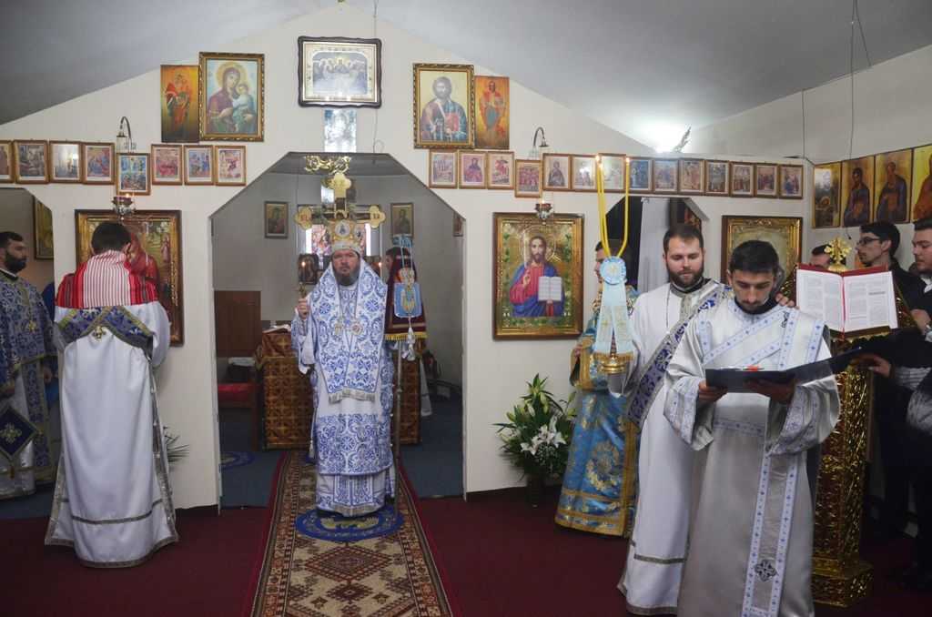 PS Sofronie a slujit în Palota, cea mai nouă parohie din Episcopia ...
