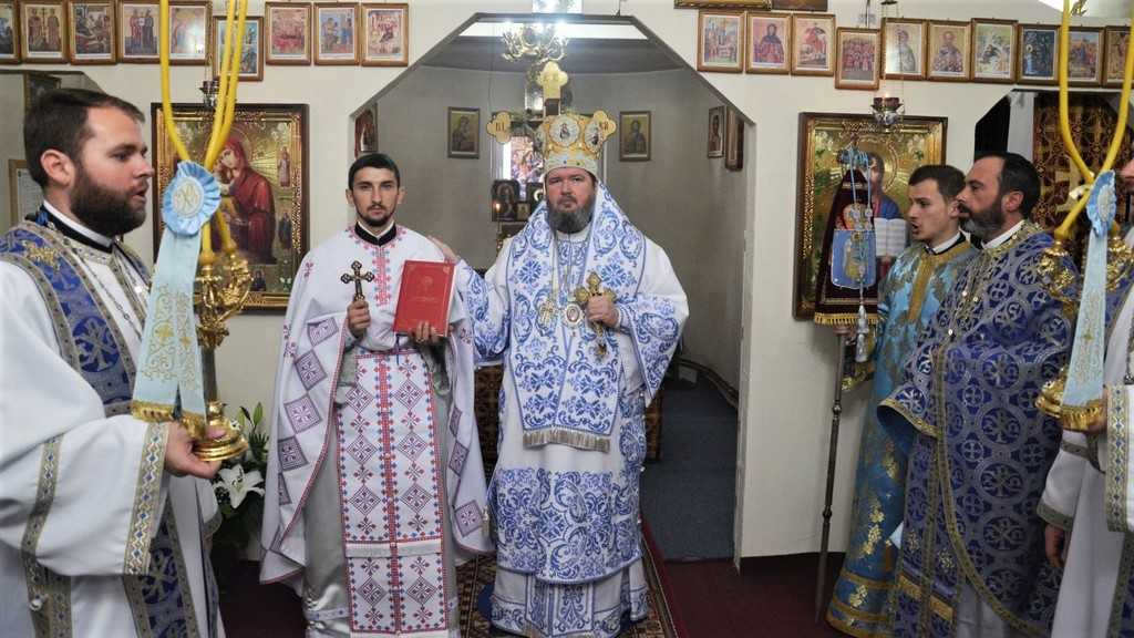 PS Sofronie a slujit în Palota, cea mai nouă parohie din Episcopia ...