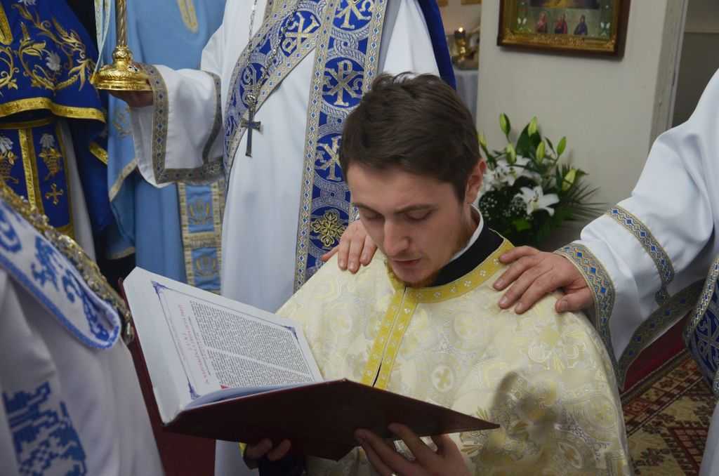 PS Sofronie a slujit în Palota, cea mai nouă parohie din Episcopia ...