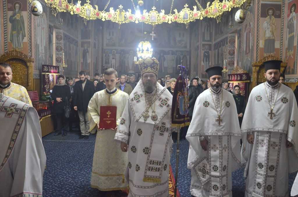 PS Sofronie la Mănăstirea Sfânta Cruce din Oradea: Slava deșartă a ...