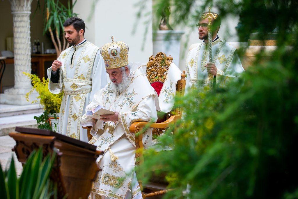 altarul de vara resedinta patriarhala-118 - Basilica.ro