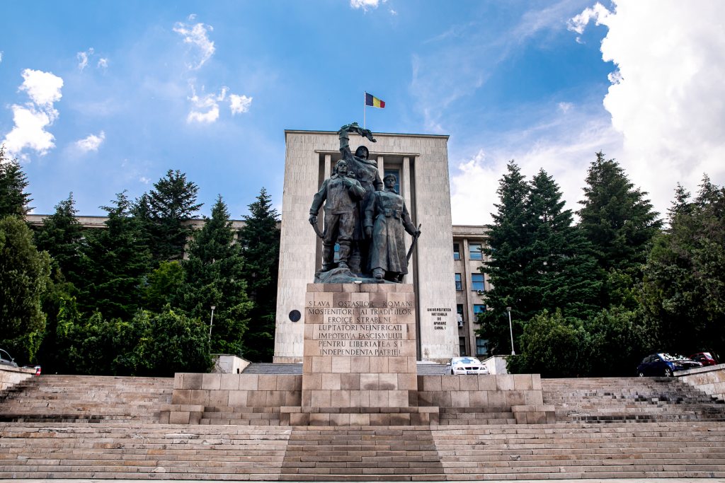 Basilica FOTO: 9 monumente ale Eroilor din Capitală - Basilica.ro