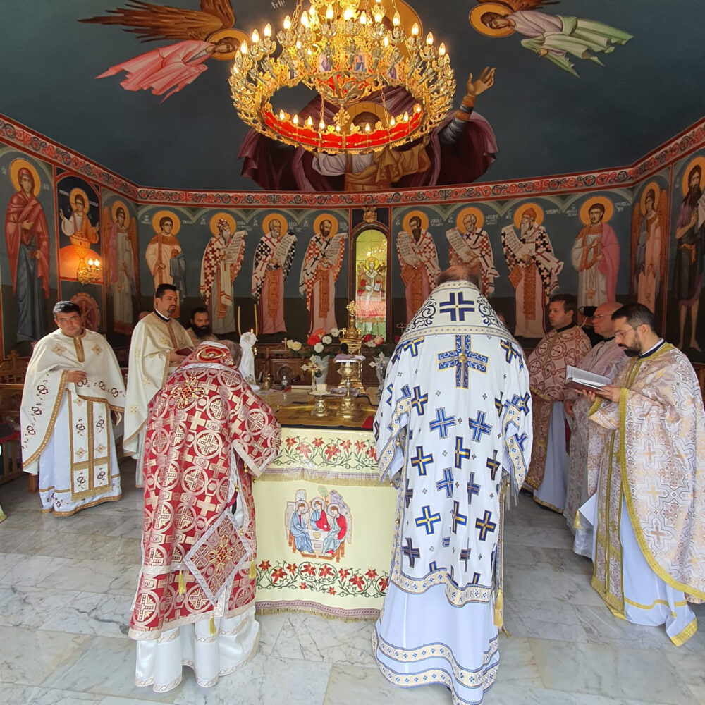 IPS Timotei La M n stirea Feredeu Sf nta Cruce Este Este Pentru Noi