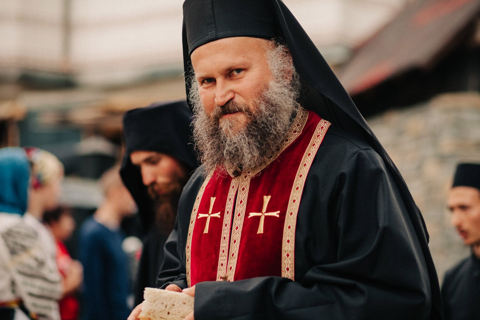 Arhimandritul Iustin Miron de la Mănăstirea Oașa este noul stareț al ...