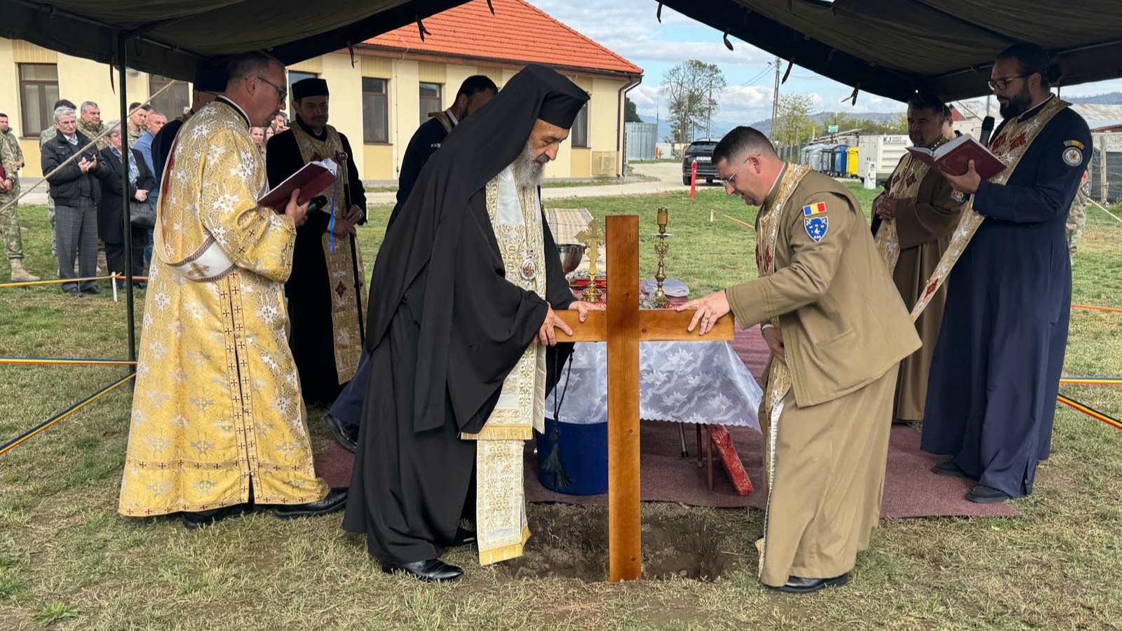 Cazarma Sebeș va avea propria biserică: Arhiepiscopul Alba Iuliei a pus ...