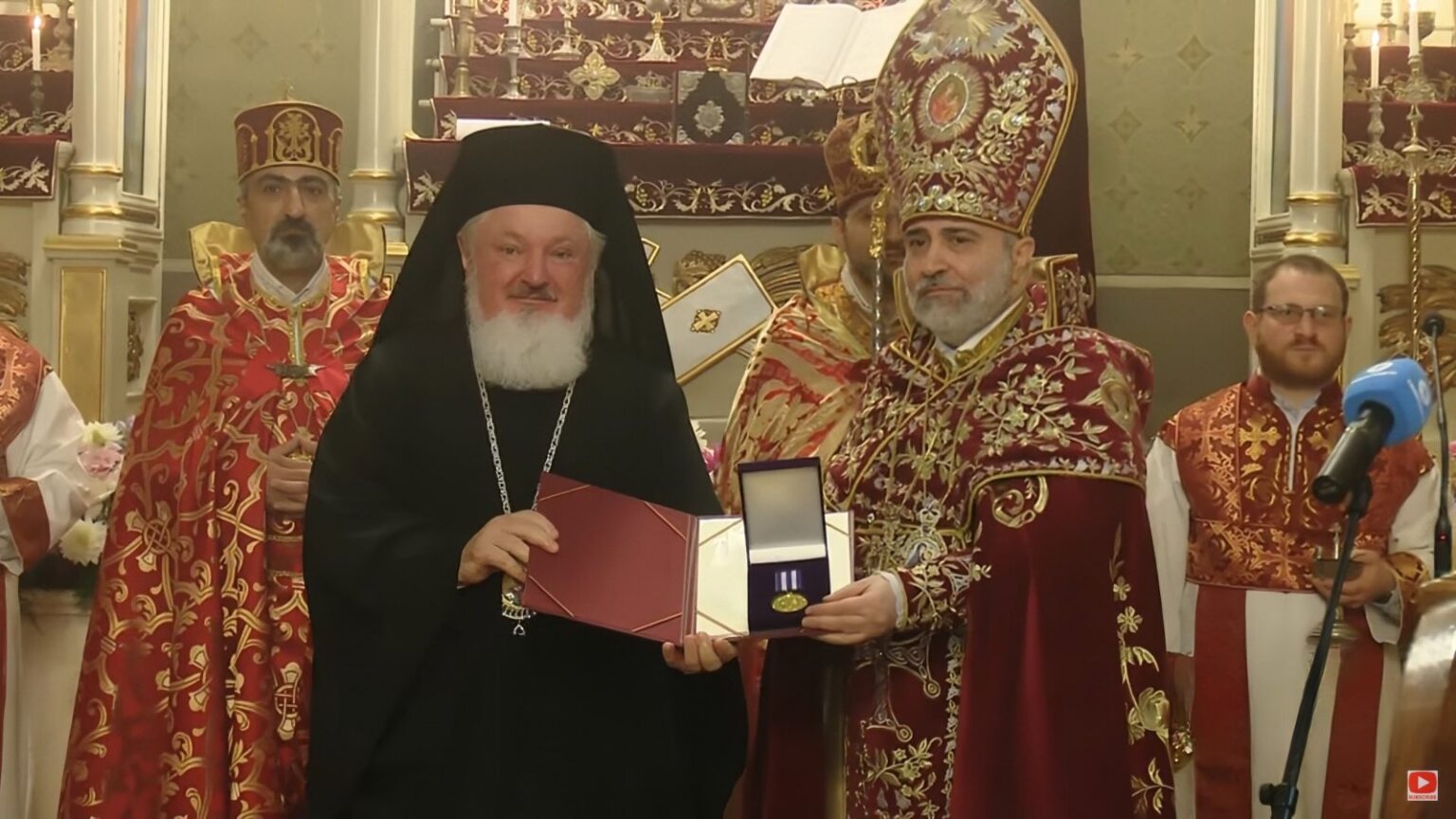 PS Varlaam Ploieșteanul a primit Medalia „Sf. Arh. Mihail și Gavriil” a ...