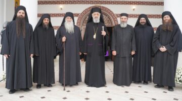 Părintele Zaharia Zaharou a fost în Alba Iulia 2025 - Basilica.ro