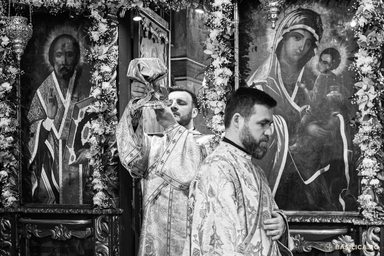 În imagini: Hramul Bisericii „Sfântul Anton” – Curtea Veche din ...