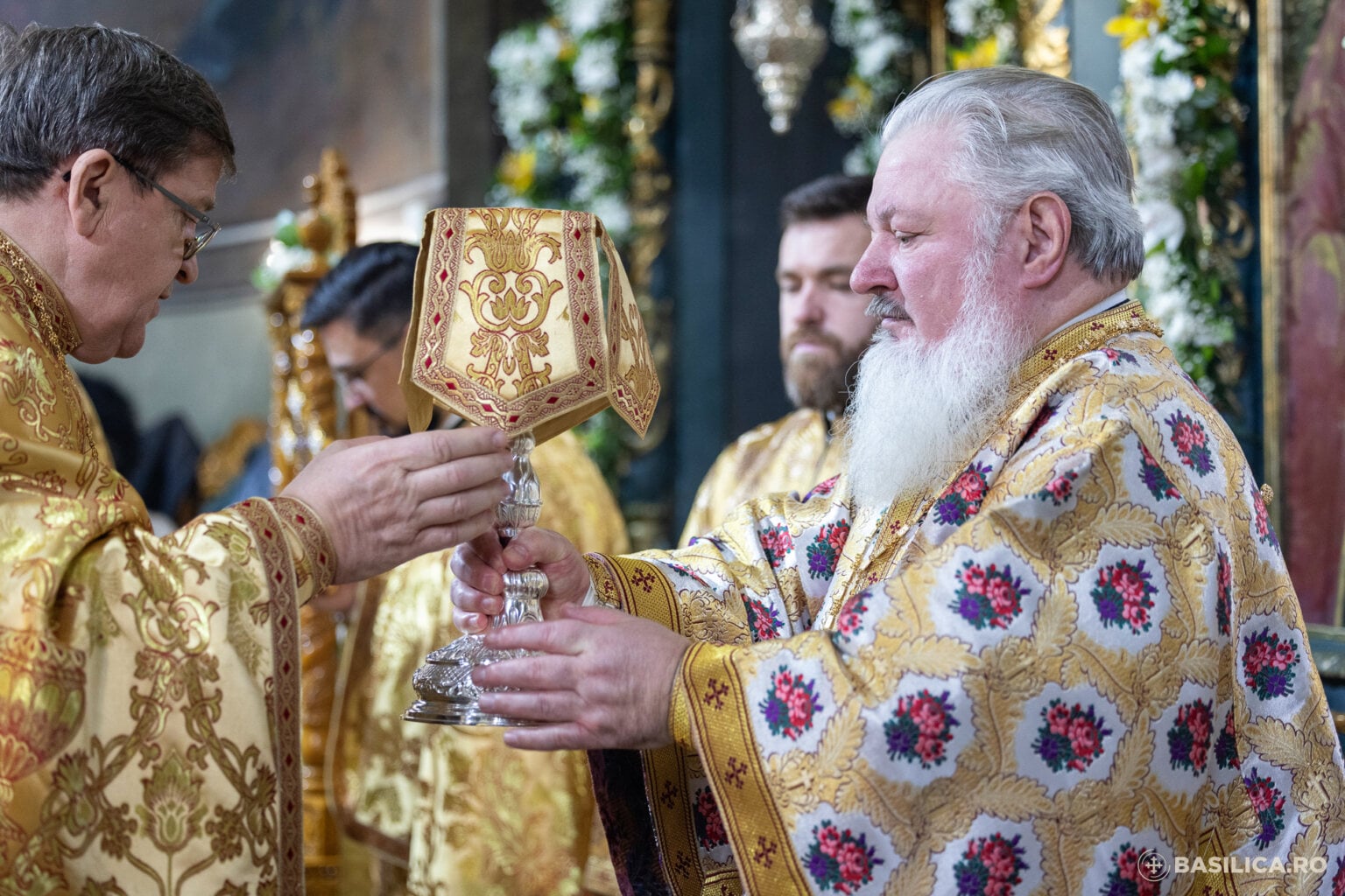 În imagini: Hramul Bisericii „Sfântul Anton” – Curtea Veche din ...