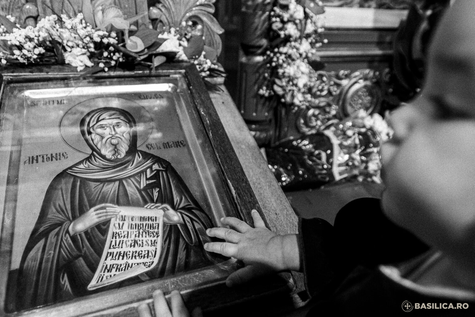În imagini: Hramul Bisericii „Sfântul Anton” – Curtea Veche din ...